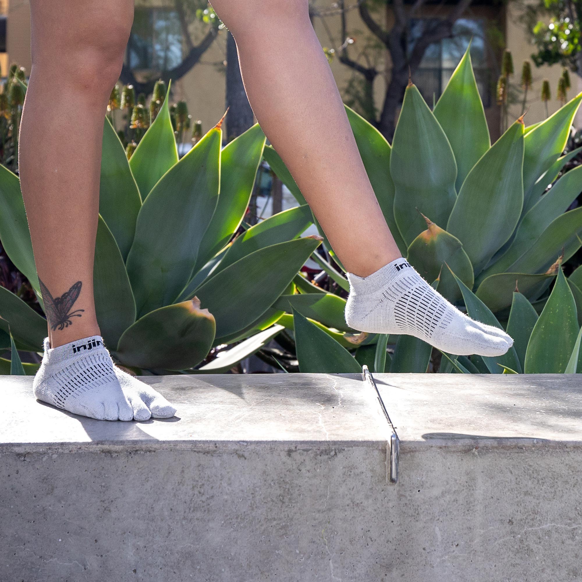 Women's Injinji Run Lightweight No-Show Toe Socks